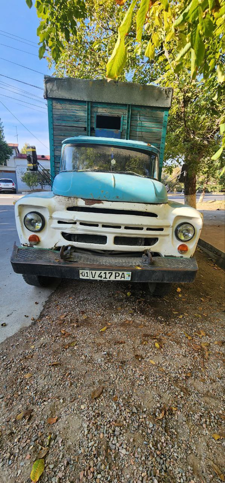 Zil 130 sotiladi