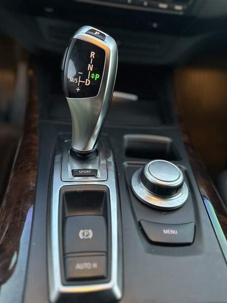 BMW X5 4.8i Американка