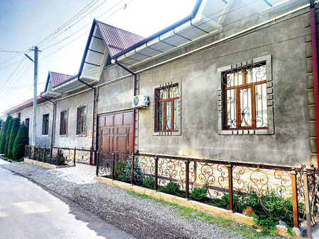 Fayzli yangi xolatdagi xovli sotiladi 6-sotix 16-yillik Toshkent tuman