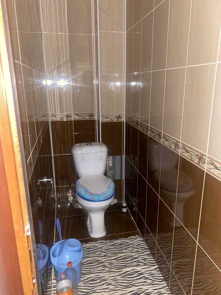 2 xonali  2 etajda joylashgan yangi dom jixozlangan kvartira ijaraga