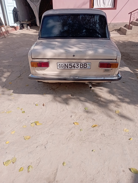 Vaz  2101 sotiladi