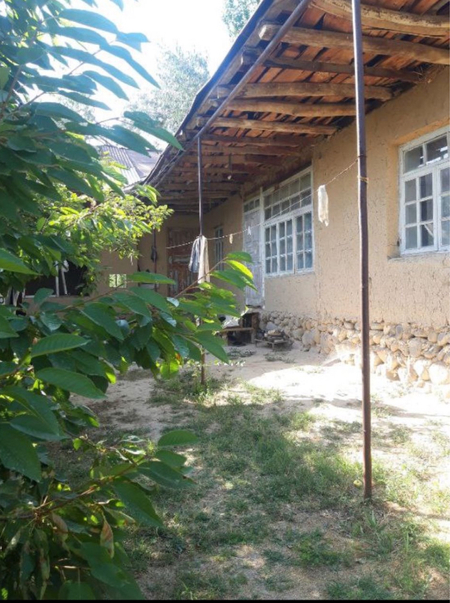 Parkentda yer uchastka 12 sotix