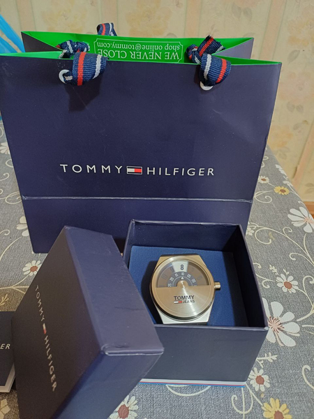 Soat  TOMMY  JEANS   Yengi
