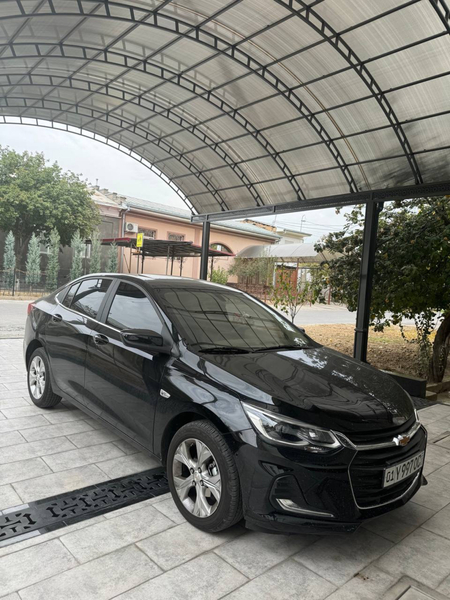 Chevrolet Onix Premier sotiladi
