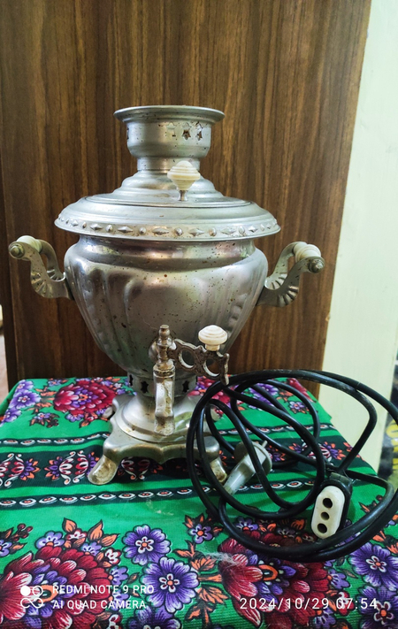 Самовар электрический,советский,со времён СССР,антиквар.
