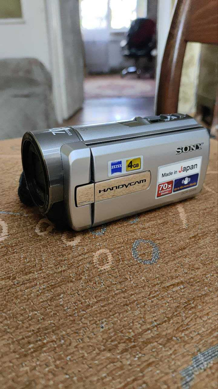 Продается видеокамера SONY