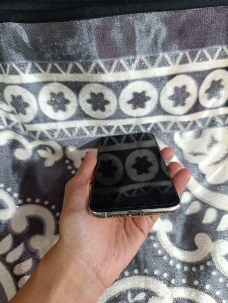 iPhone 11 pro , ideal holatda 256 gb