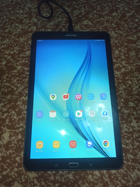 Продам свой планшет Galaxy tab E