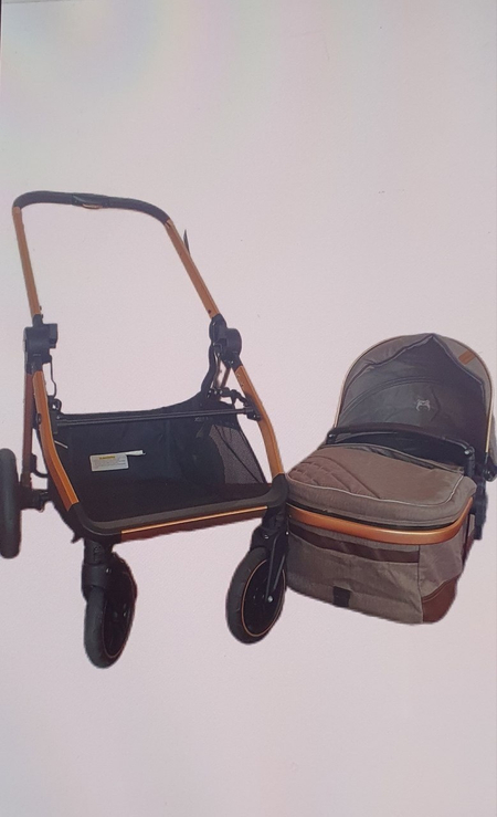 Продаётся INING BABY коляска пачти новий