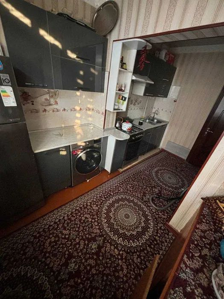 Продается просторная 4х комнатная квартира рядом с Самарканд дарвоза