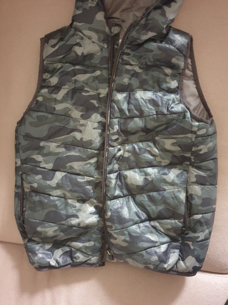 Лёгкая жилетка  Zara