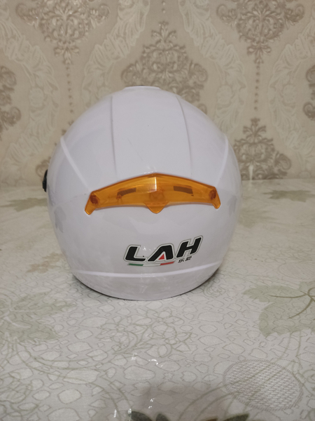 Skuter va motosikllar uchun kaska shlem