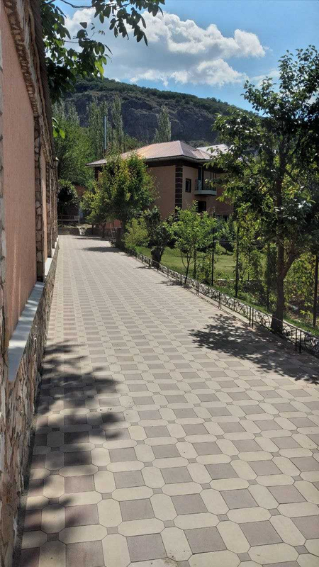 Oilaviy dam olish uchun DACHA. (Bochkadan piyoda 10 daqiqalik yo’l)