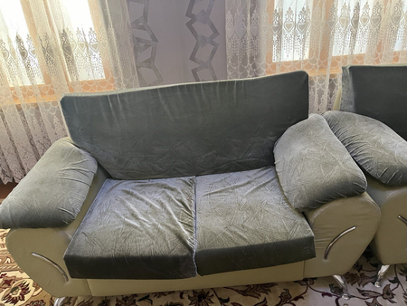 Кресло почти не пользовались. В очень хорошем состоянии