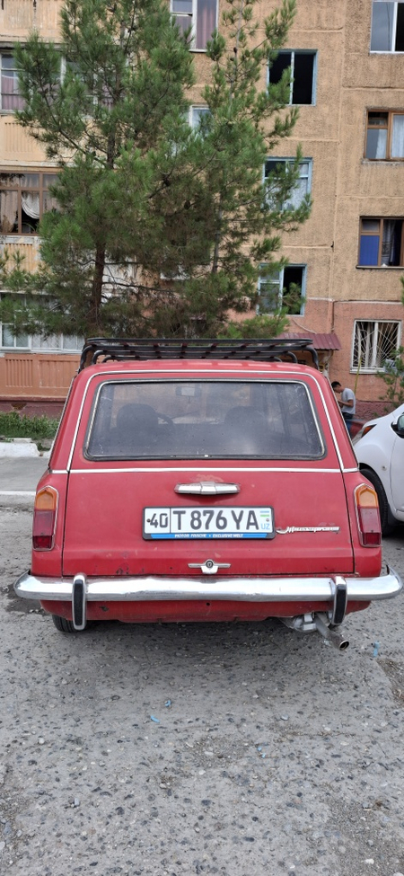 Vaz 2102 sotiladi