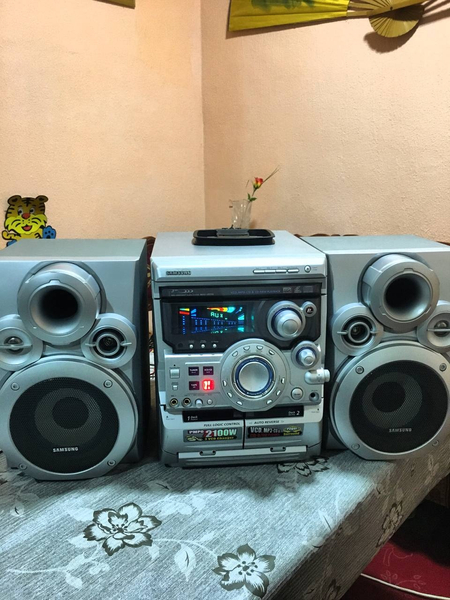 Музыкальный центр