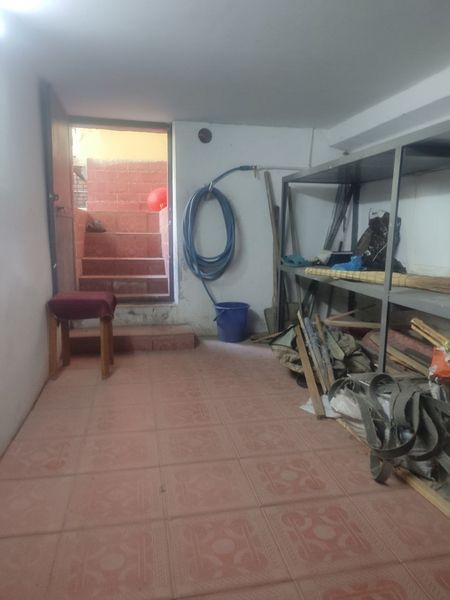 Продаю Квартиру в Яшнабадском р-не Тузель-2. 2-ком 1-этаж 5-этажном До