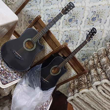 Gitara sotilad 3 xil rangi bor