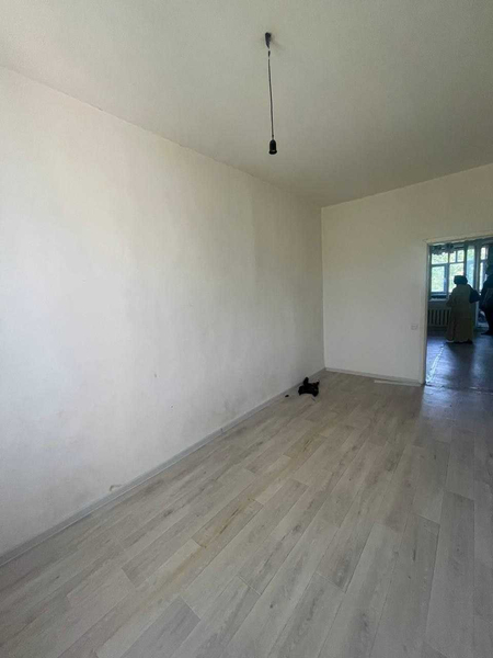 uy sotiladi chilonzor al xorazimiy krukda 2 xona 5etaj 47500$ naxt