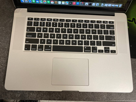 Macbook Pro 15 core i7- 4.0Ghz / 16GB RAM/ 1TB SSD/ 2GB AMD Graphics
