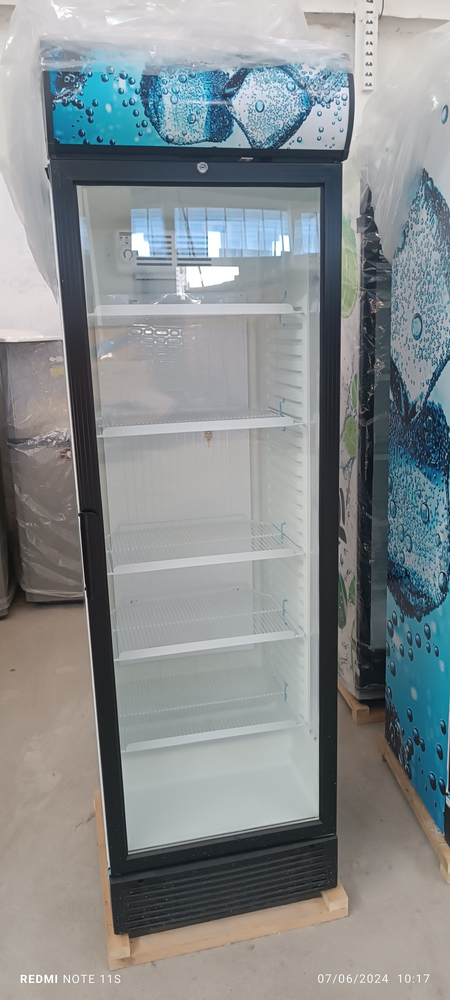 Vetrina 390 litr