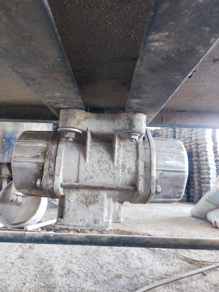 Vibrator stol va Mator sotiladi . 36v 1500 abarot
