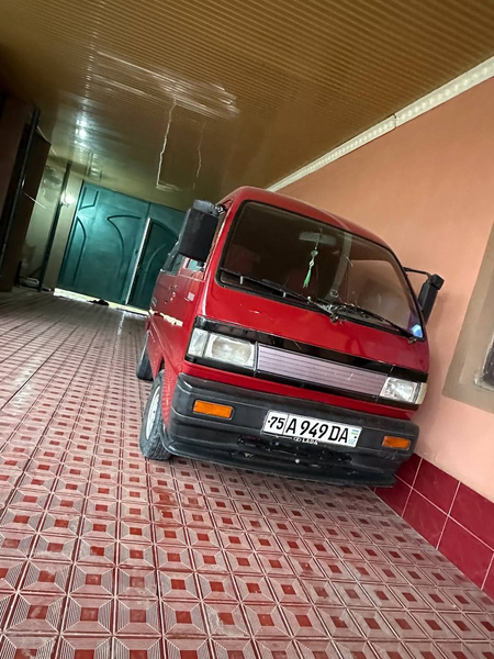 Moshin yaxshi holatda narxi kelishiladi bita eshigida karaskasi bor.