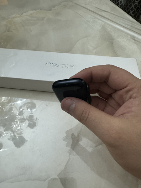 Apple watch 7 45 qora yengide.