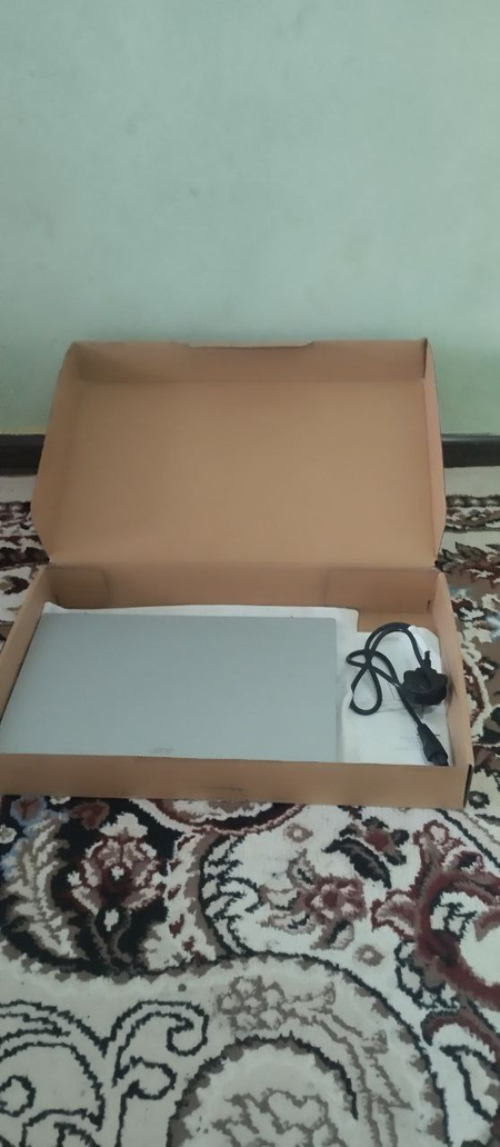 Noutbuk ACER yangi