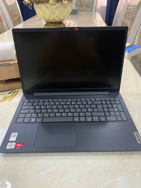 Lenovo v15 g4 amn RAM8/ Storage 256gb Business Black
