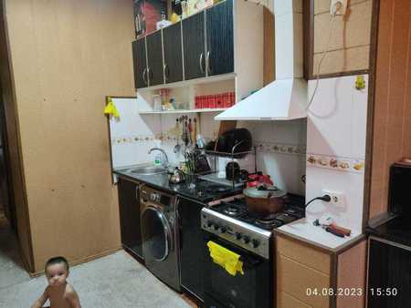 Олмазор Тумани Тансиқбоев 1 томонда квартира сотилади