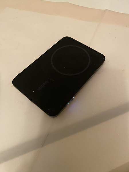 Беспровадная зарядка фирмы belkin