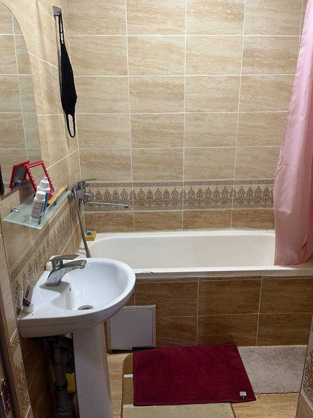 (К128651) Продается 6-ти комнатная квартира в Яккасарайском районе.
