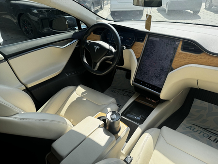 Срочно продаётся Tesla Model S 100D