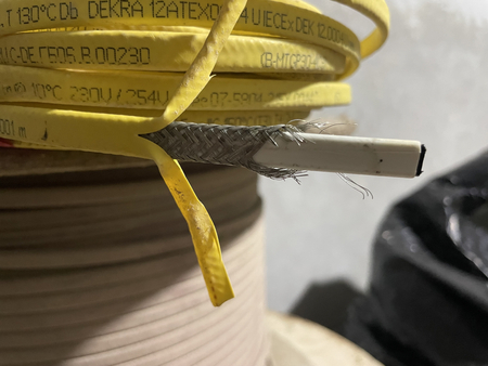Nagrevatilniy kabel sotiladi
