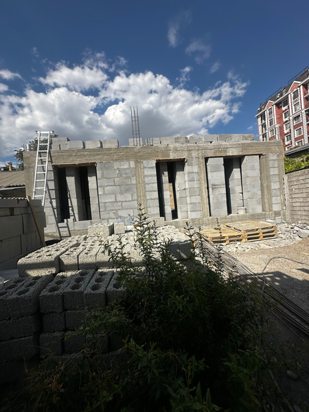 Продается Дом 3 уровня (2.5 сотки) возле Гринвича