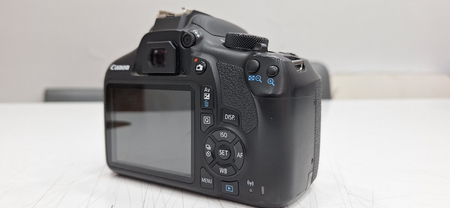 Canon 1300D sotiladi