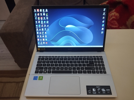Ноутбук acer в хорошем состоянии