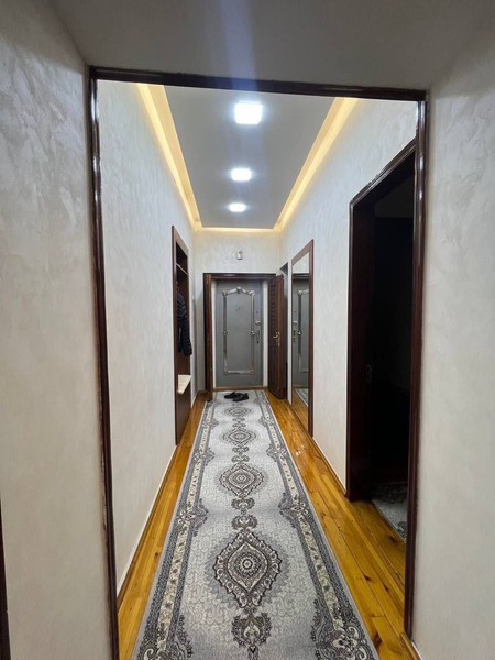 Центр Бобура 2/2/4 
Орр-НЭКСТ 
ВЫСОКОПОТОЛОK
Площадь-60m2 кирпич