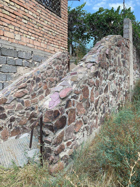 Продаю ВИЛЛУ 3 этажа с камином и бассейном с гаражом и ванной в доме.