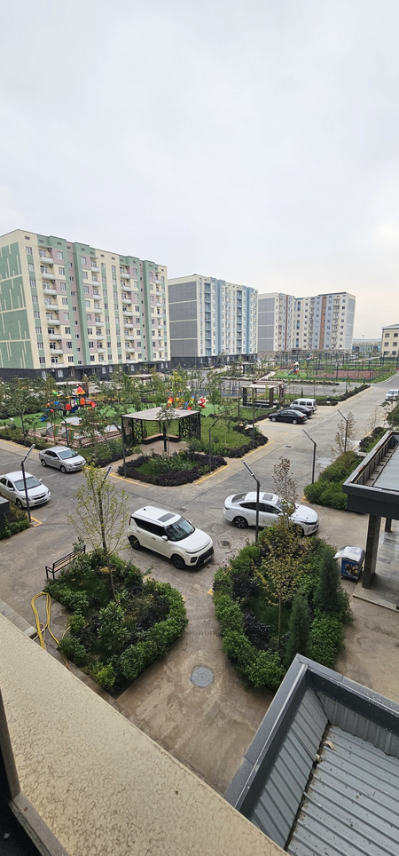 Eco sity да пишик гиштдан курилган 3 хонали ремонтли квартира сотилади