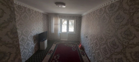 ПРОДАЕТСЯ Чирчик ш. 3 м/н 2-этаж 1х