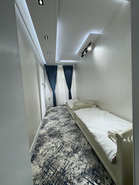 Срочно продается Шикарная  105 кв 4х ком кв на 3 этаже ад:Мархабо