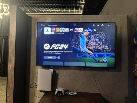 Playstation 5 с джойстиками и играми