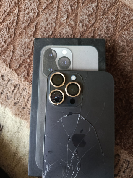 Iphone XR 13 pro corpus