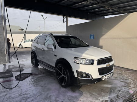 Captiva белая