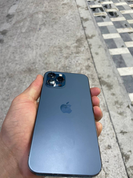 Iphone 12 pro max sotiladi