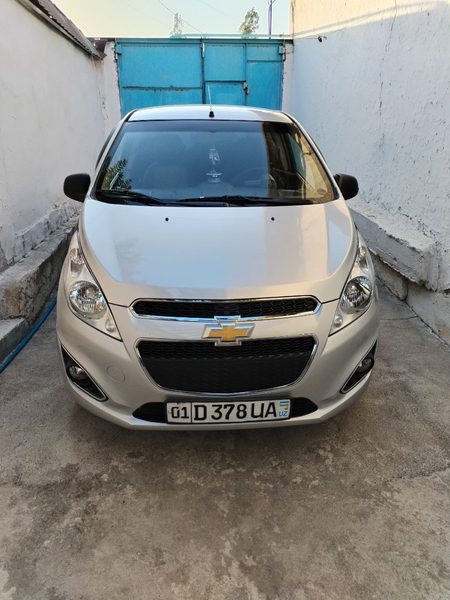 Chevrolet spark srochna sotiladi