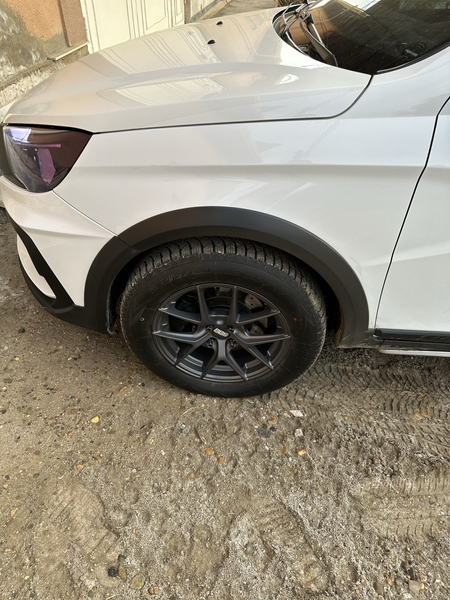 Продам диски с шинами r16 4/100