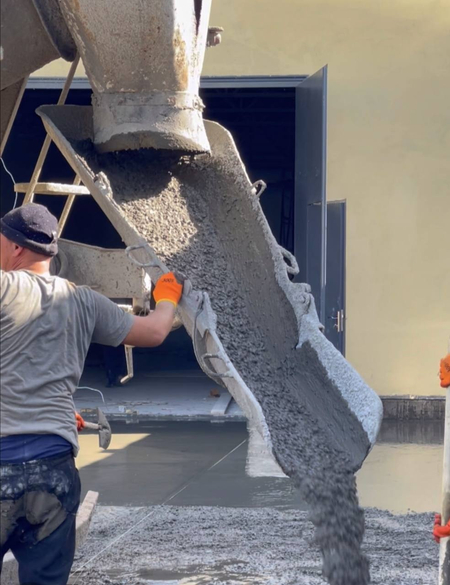 Beton maxsuloti va beton ustalari bor